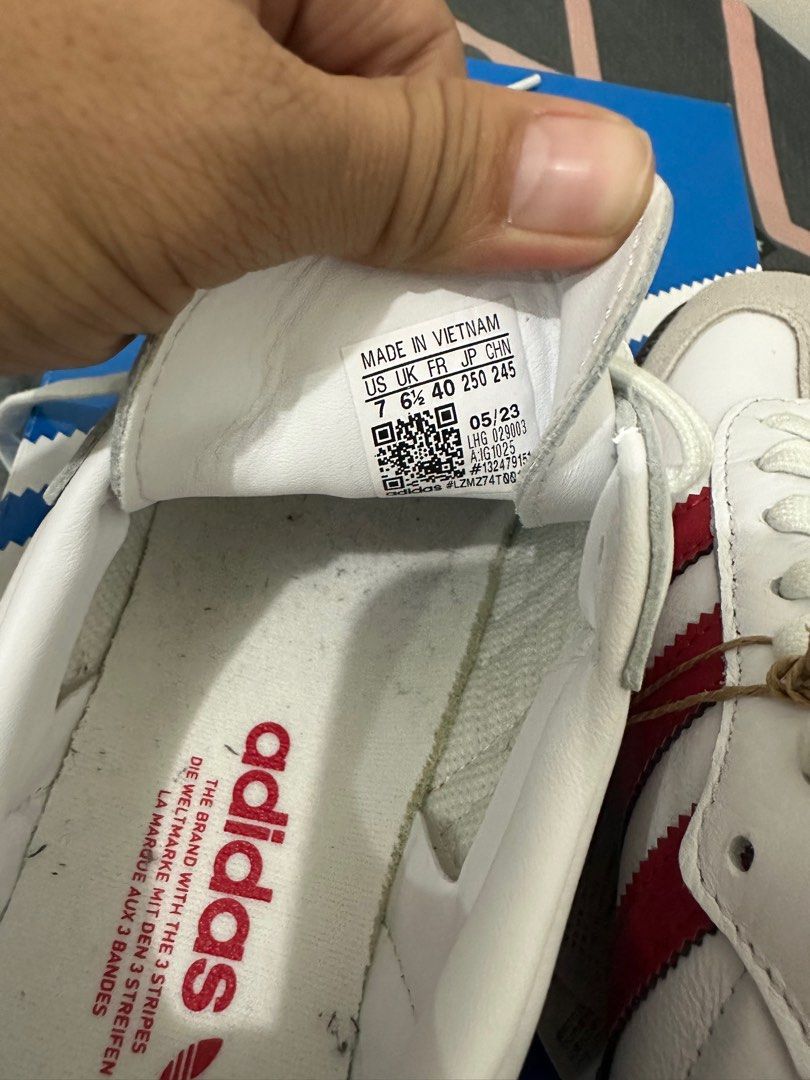 Adidas Samba Red, Men's Fashion, Footwear, Sneakers on Carousell