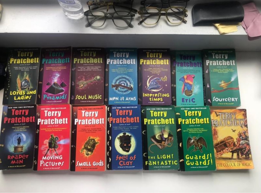 Almost complete set of Terry Pratchett books, Hobbies & Toys, Books ...