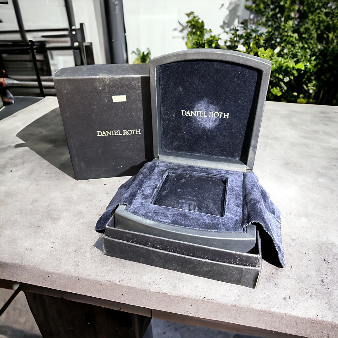 Authentic Daniel Roth Watch Box Velvet, Luxury, Watches on Carousell
