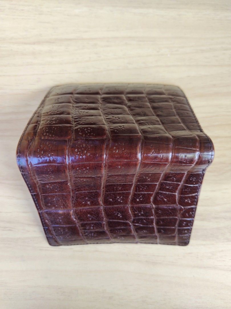 CAPACCI CROCODILE SKIN BIFOLD WALLET, Men's Fashion, Watches ...