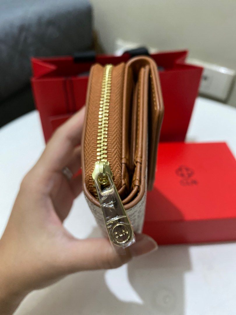 CLN Tovia Wallet in Beige (Brand New), Women's Fashion, Bags & Wallets ...