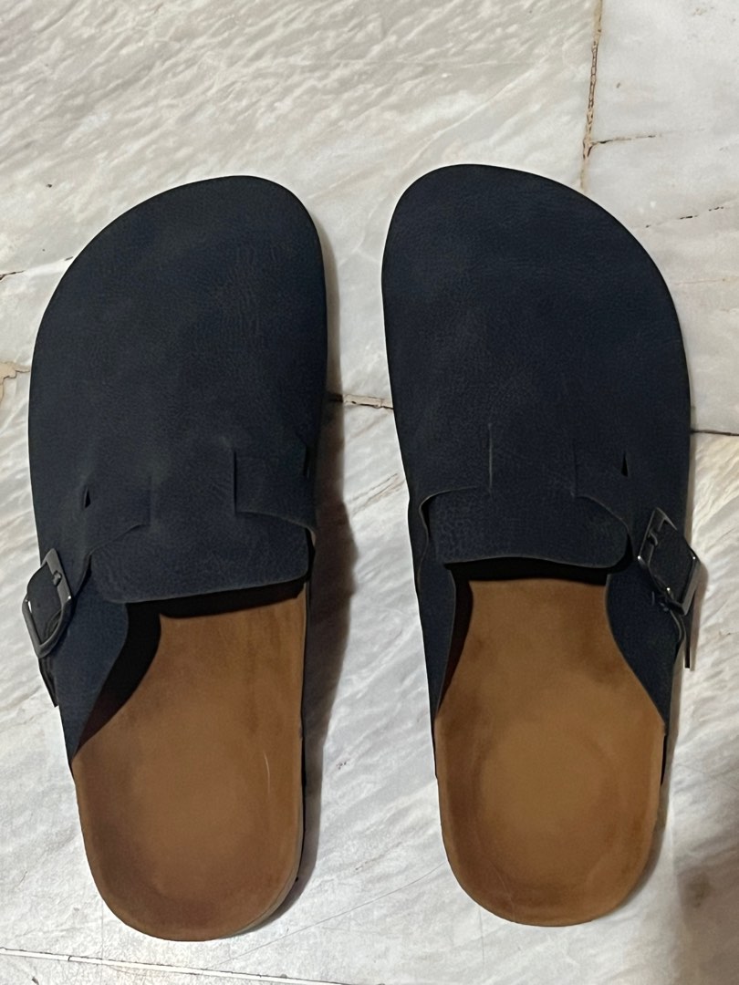 clogs, Women's Fashion, Footwear, Slippers and slides on Carousell