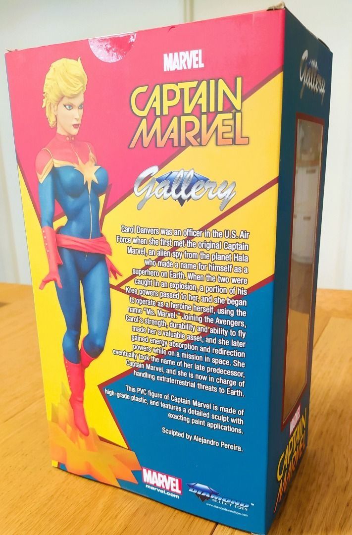 Diamond Select Toys Marvel Gallery Captain Marvel PVC Figure, Hobbies ...