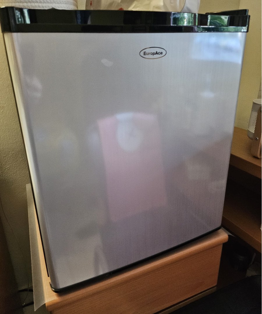 Europace 50L Bar Fridge ER9250, TV & Home Appliances, Kitchen ...