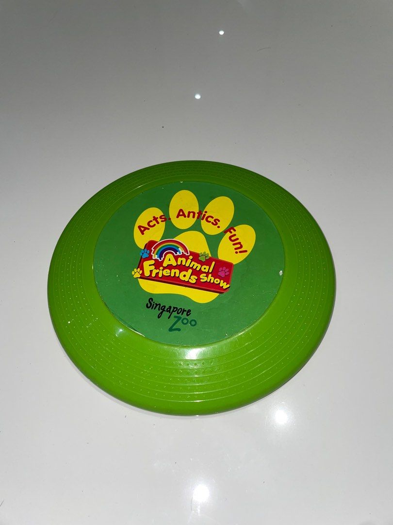 Frisbee - Singapore Zoo, Hobbies & Toys, Toys & Games on Carousell