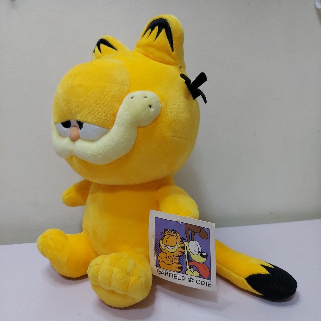 Garfield Stuffed Toy, Hobbies & Toys, Toys & Games on Carousell