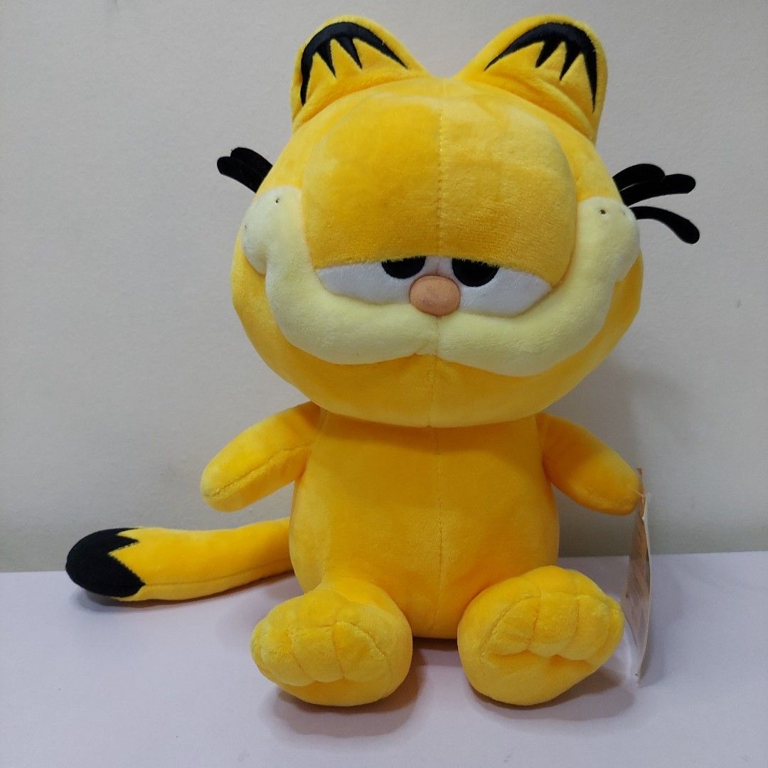 Garfield Stuffed Toy, Hobbies & Toys, Toys & Games on Carousell