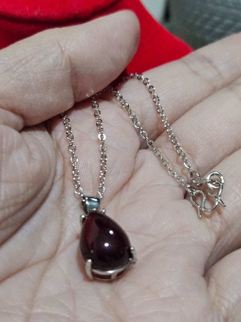 Garnet Stone Teardrop Cut Necklace, Women's Fashion, Jewelry ...