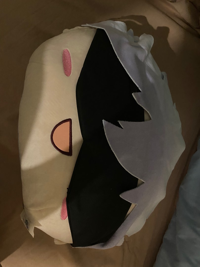 Gojo Satoru Head Pillow, Hobbies & Toys, Toys & Games on Carousell