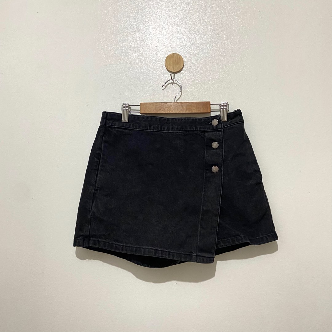 GU Black Skorts, Women's Fashion, Bottoms, Skirts on Carousell