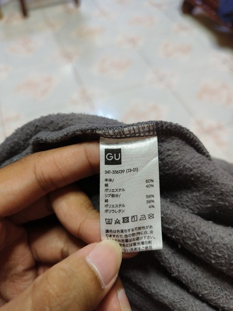 GU Uniqlo Crewneck, Men's Fashion, Activewear on Carousell