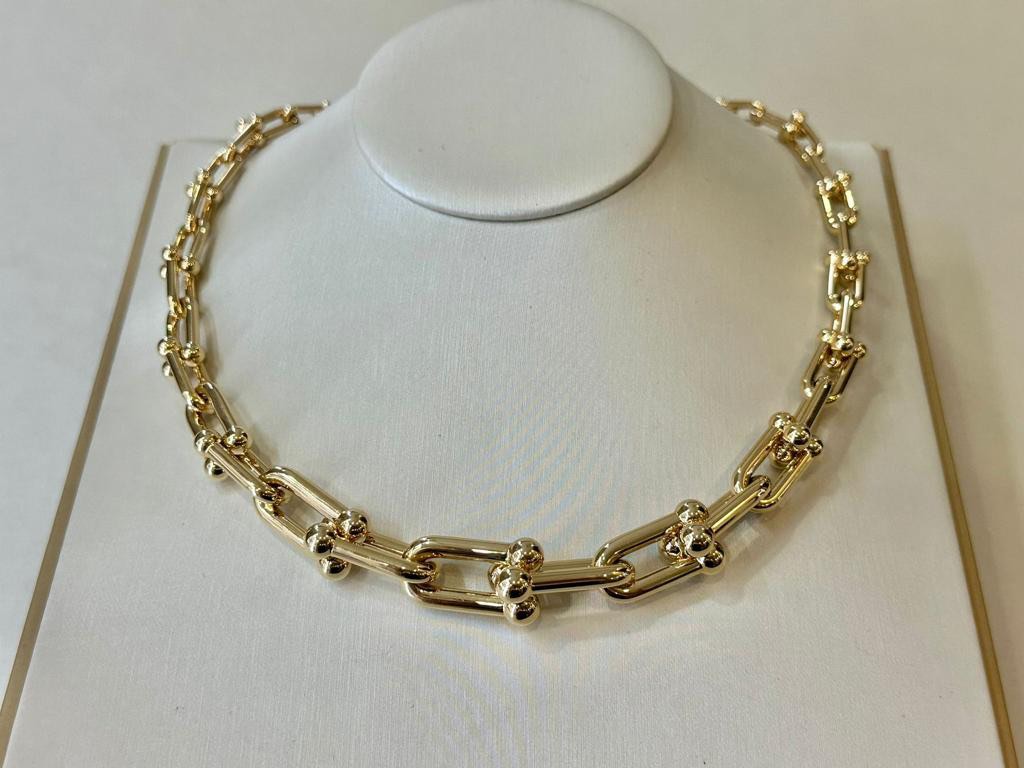 Large Graduated Link Necklace in 18k Gold, Women's Fashion, Jewelry ...