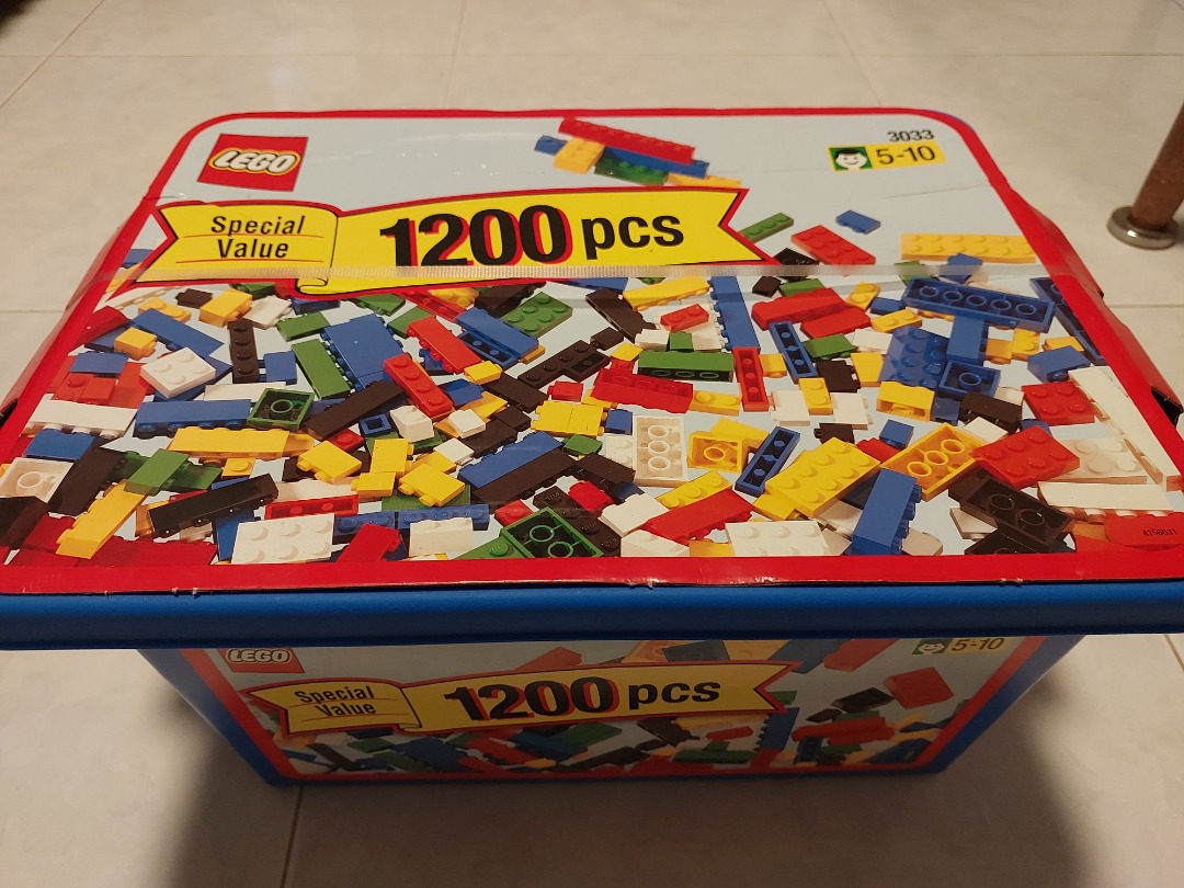 LEGO System 3033 Vintage Box with VARIOUS BUILDING BLOCKS AND FIGURES ...