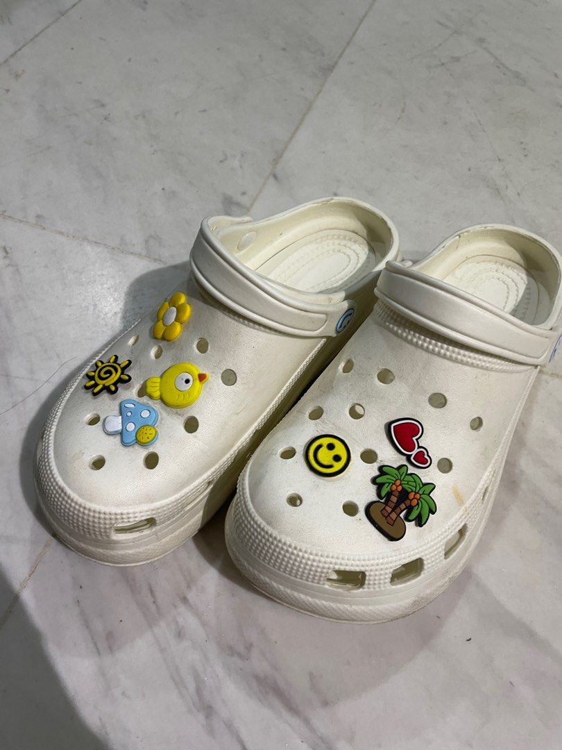 Like crocs (from Korea) chunky / white, Women's Fashion, Footwear ...