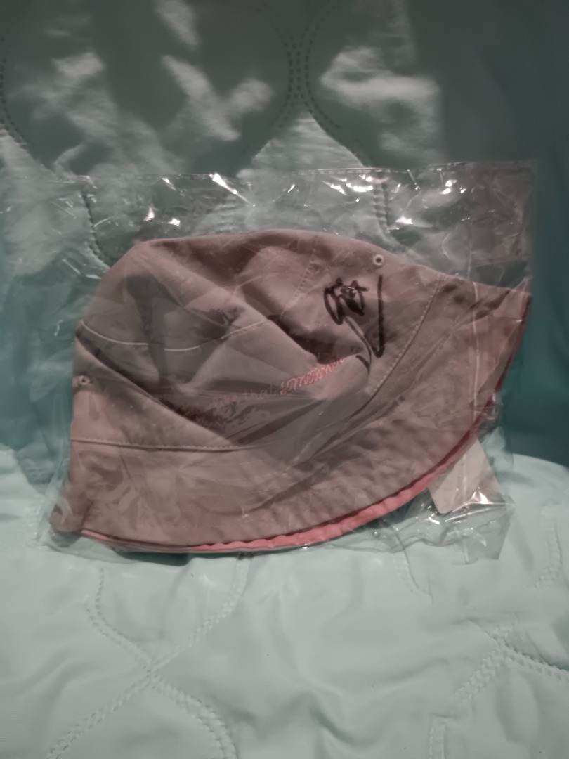Lisa Bucket Hat Signed (Penshoppe), Everything Else, Others on Carousell