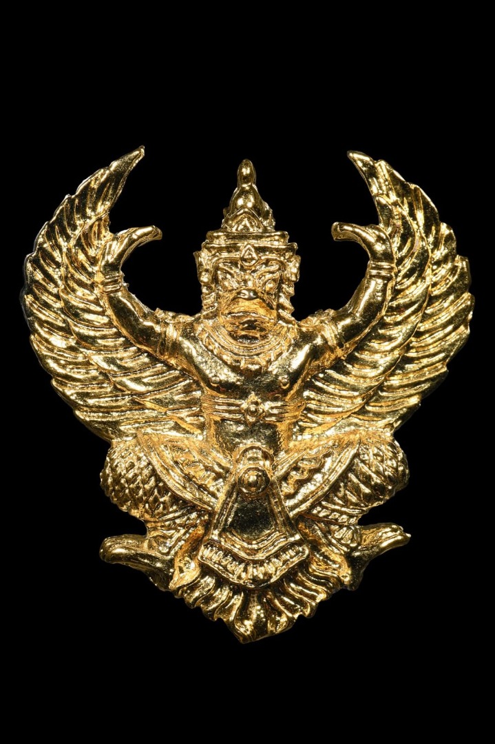 LP Wara Garuda BE2538 3rd batch Gold plated 龙婆瓦拉 无负债 镀金神鹰, Men's ...