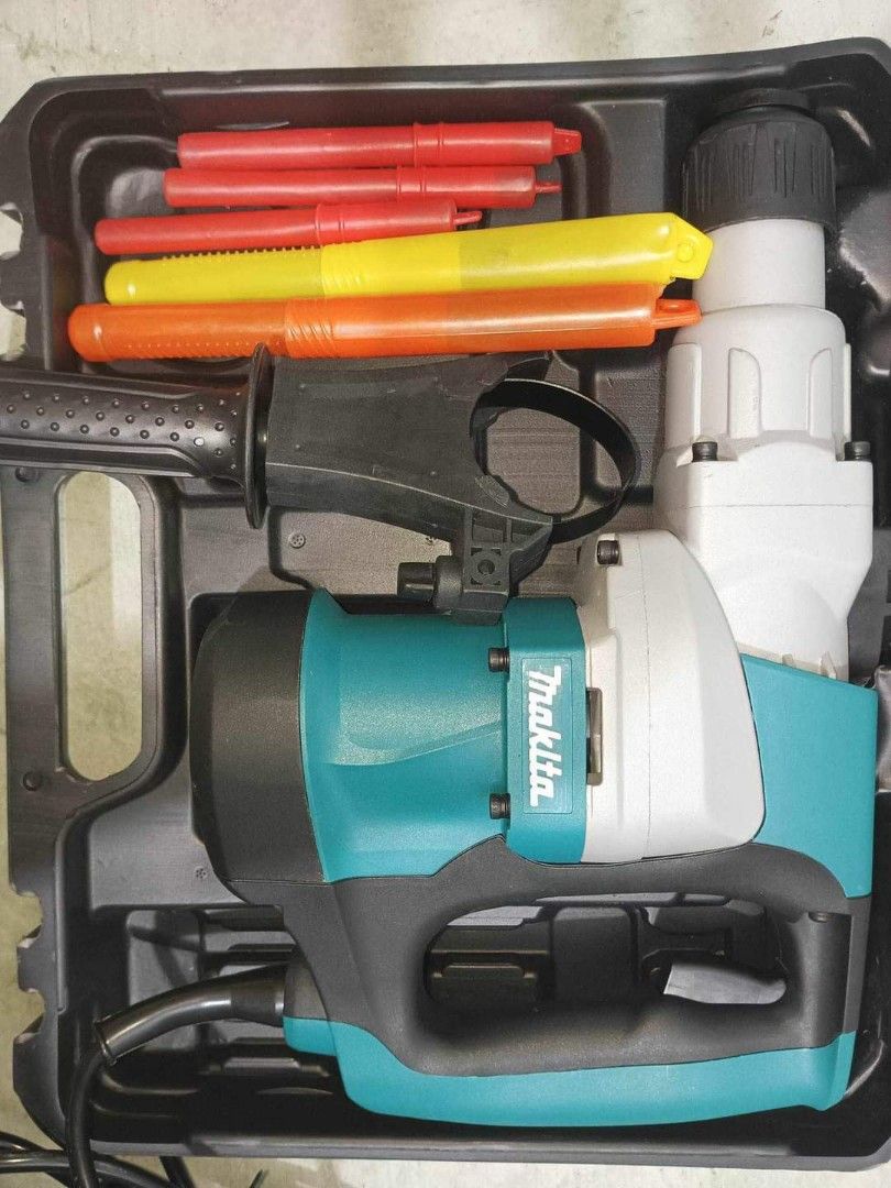 Makita rotary chipping gun, Commercial & Industrial, Construction Tools ...