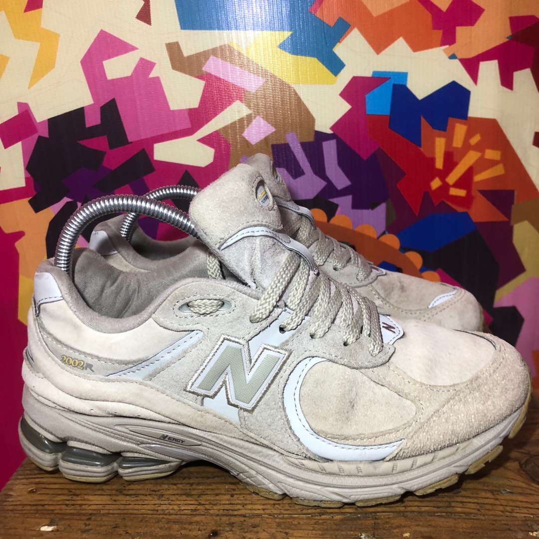 New Balance 2002r ori nb, Fesyen Pria, Sepatu , Sneakers di Carousell