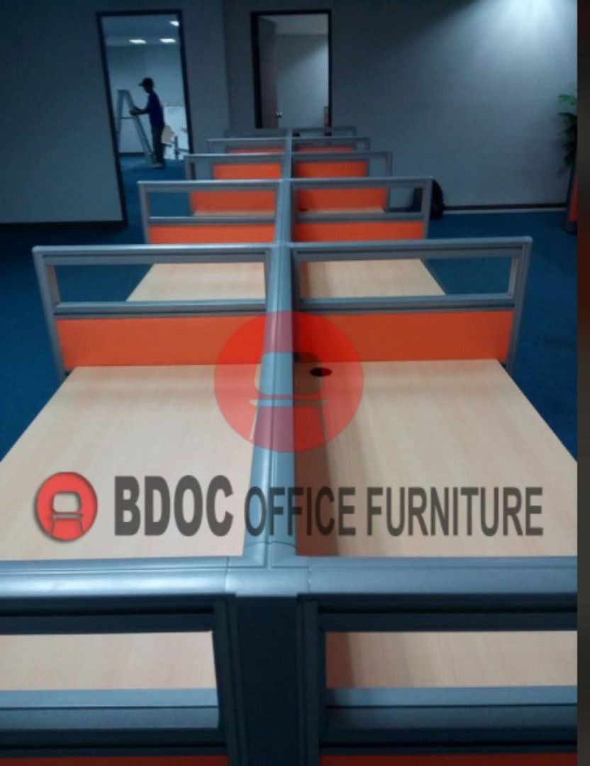 office partition with laminated wood table top / office partition ...