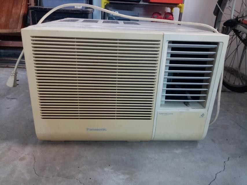 Panasonic Window type Aircon 1HP (CW-SC104VPH), TV & Home Appliances ...