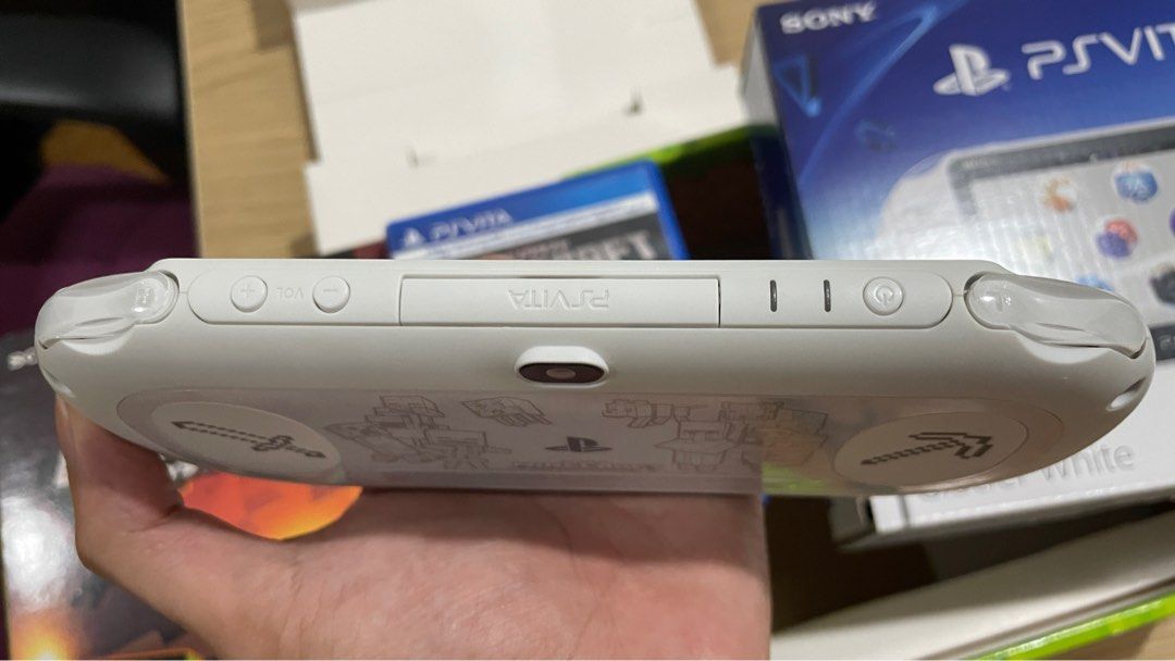 PlayStation Vita (PS Vita) 2000 Minecraft Limited Edition, Video Gaming ...