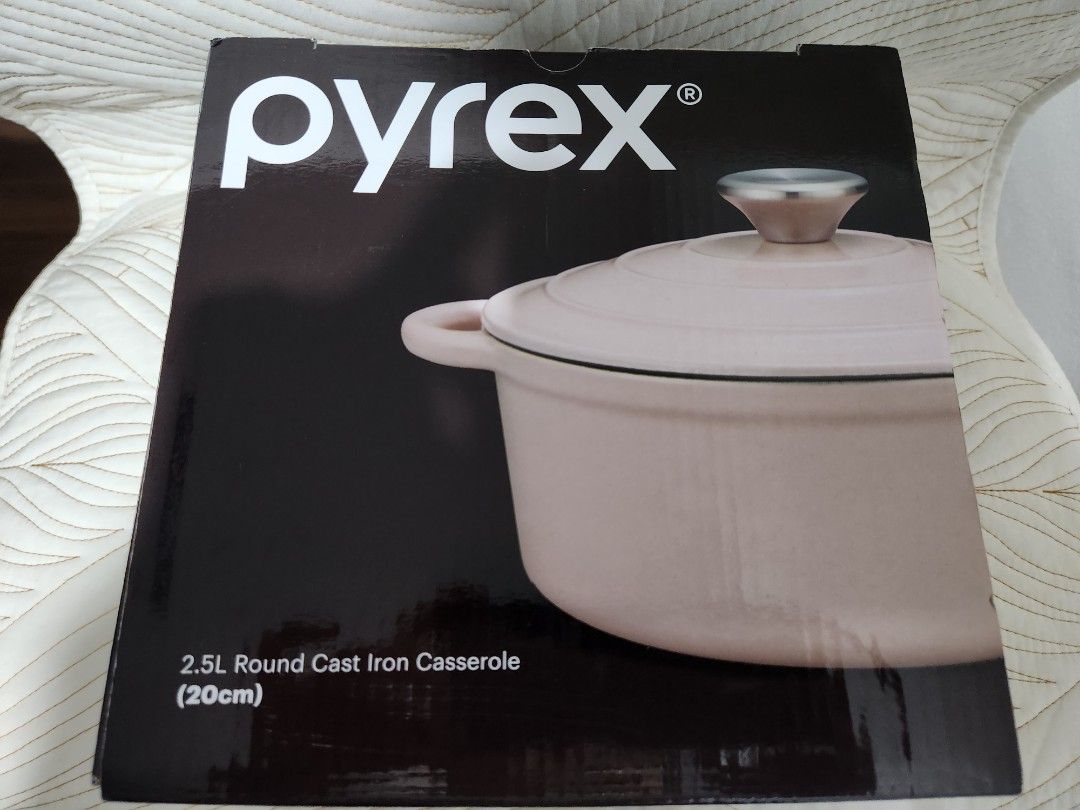 Pyrex 2.5L (20cm) round cast iron casserole, Furniture & Home Living ...