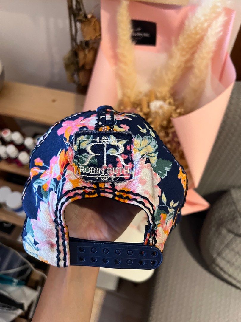 Robin ruth cap, Men's Fashion, Watches & Accessories, Caps & Hats on ...