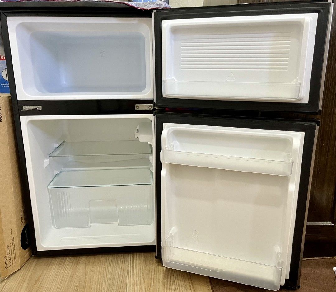 SECOND HAND Fujidenzo Refrigerator RBT-35SL, TV & Home Appliances ...