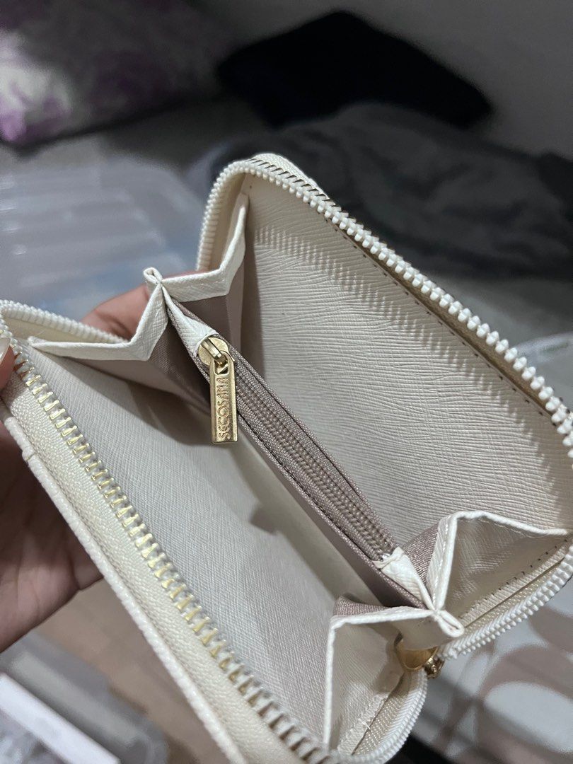 Secosana Wallet, Women's Fashion, Bags & Wallets, Wallets & Card ...