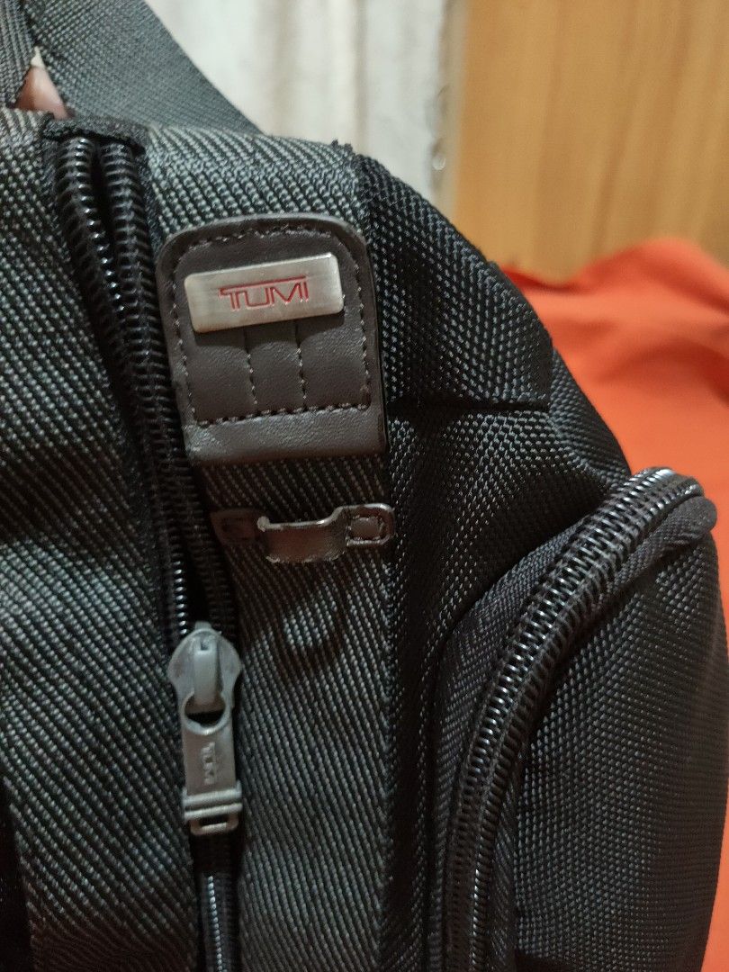 Tumi Authentic Rare 2 Way Sling/Body Bag, Men's Fashion, Bags, Sling Bags on Carousell