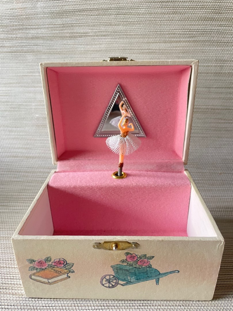 Vintage Musical Box Dancing Ballerina Jewelry Holder, Women's Fashion ...