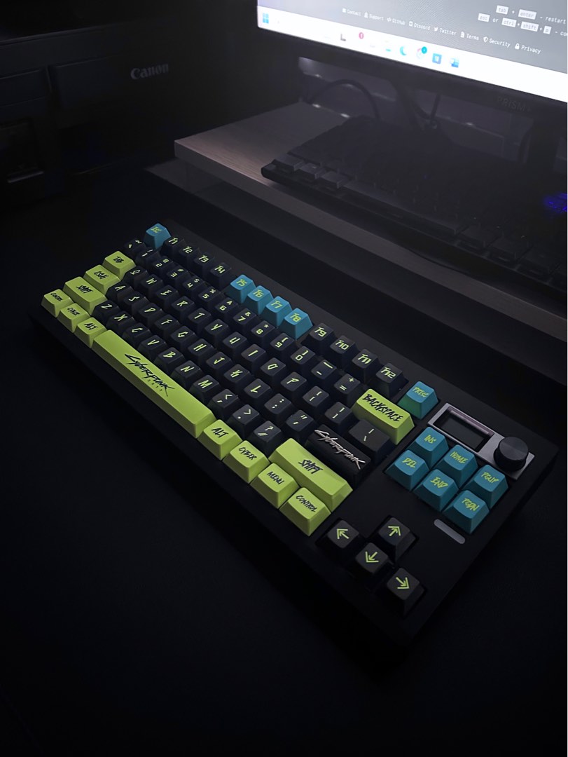 87% Custom Mechanical Keyboard - LED screen + Knob (Cyberpunk keycaps ...