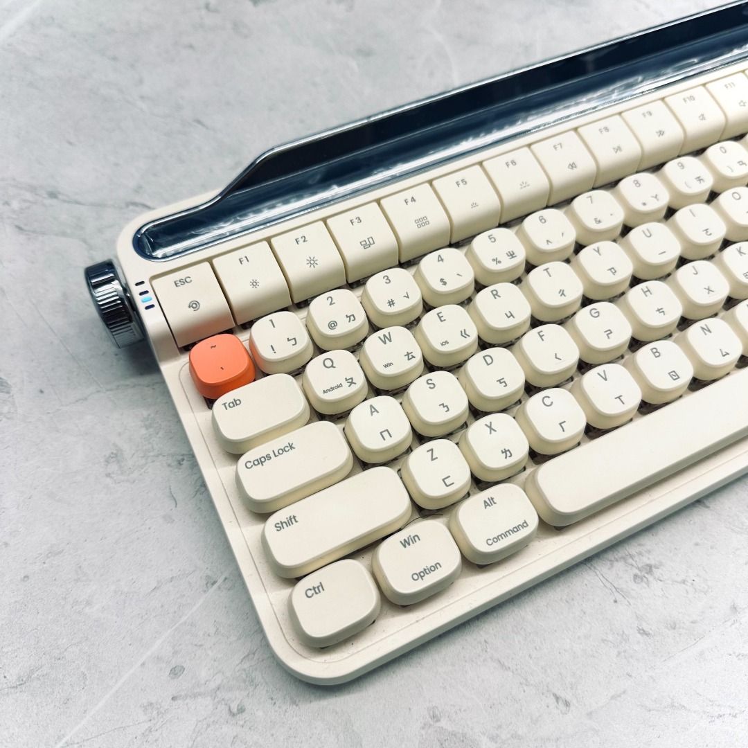 Actto 美感機械軸鍵盤-奶茶棕X茶軸, 電腦及科技產品, 電腦周邊產品, 電腦鍵盤及相關產品在旋轉拍賣