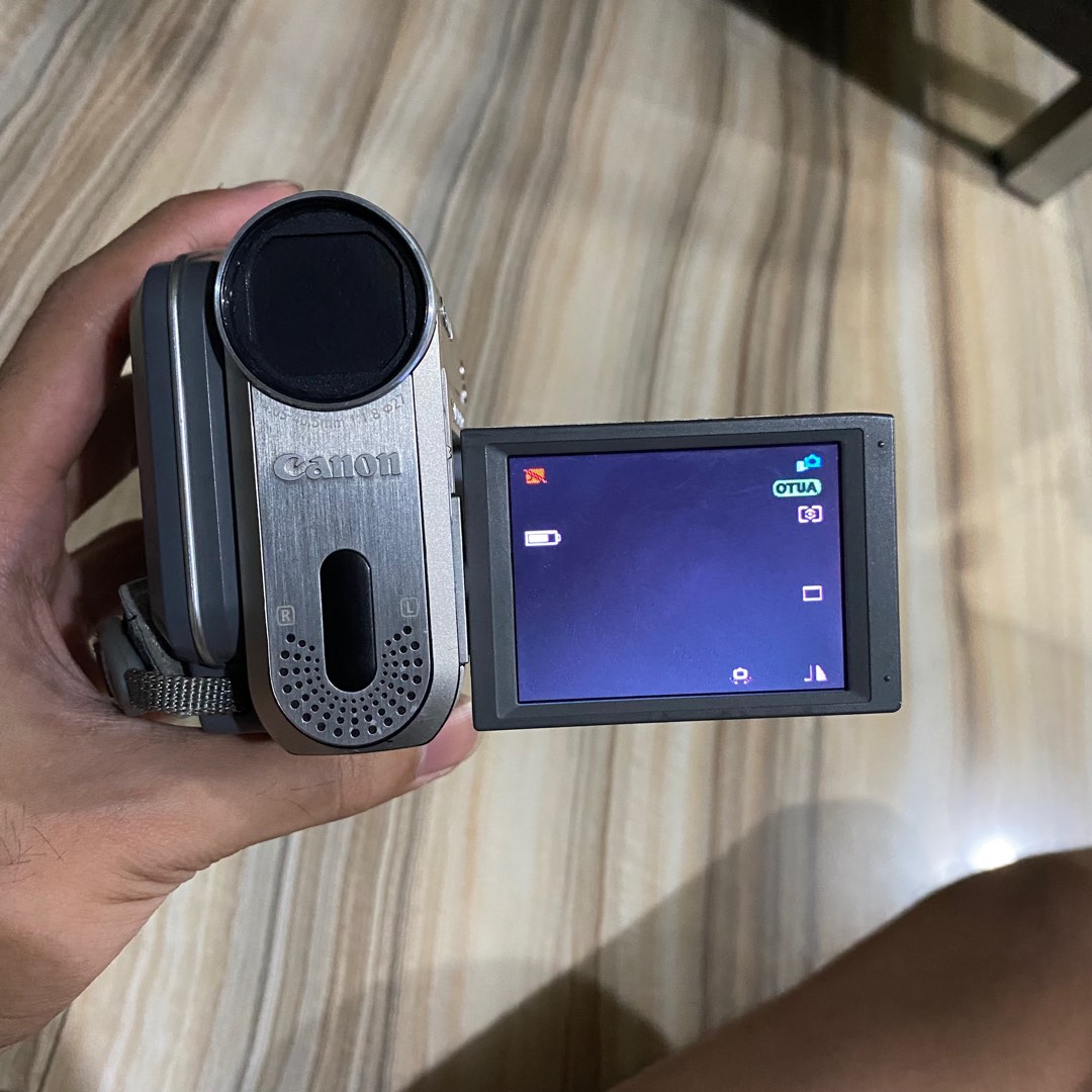 Canon DC-10 Vintage Digital Camera, Photography, Cameras on Carousell