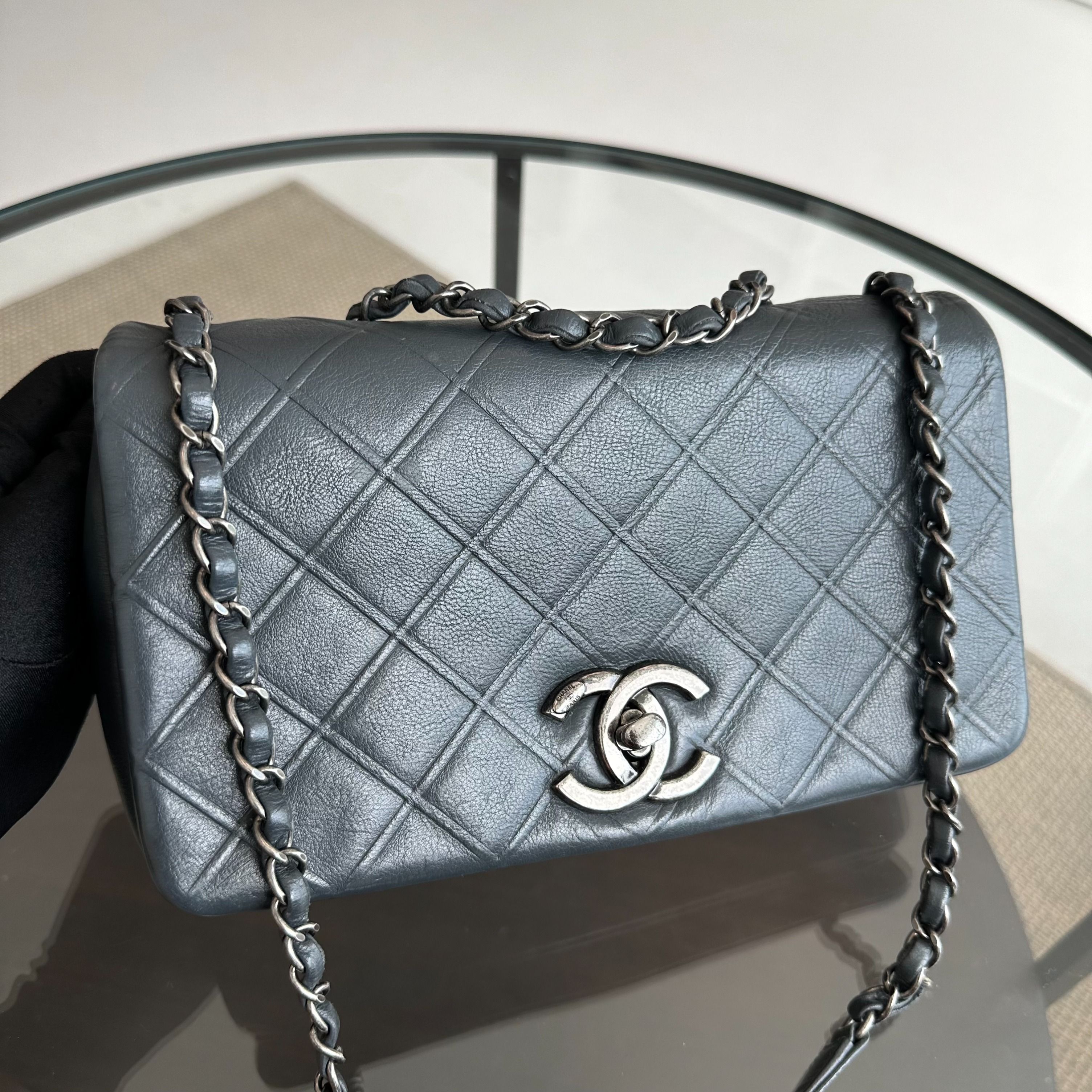 Chanel Calfskin Diamond Embossed New Chic Flap Dark Blue No 18, Luxury ...