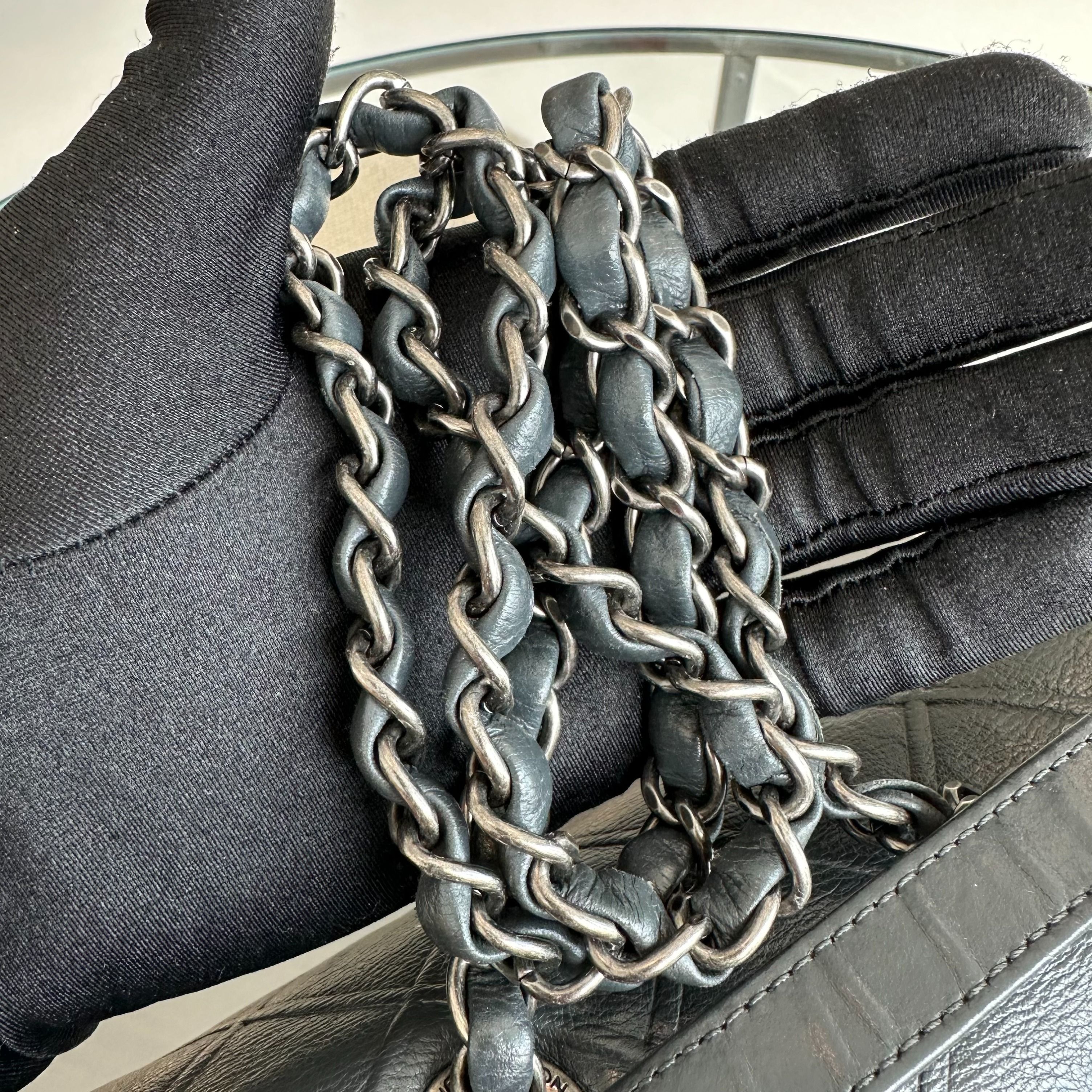 Chanel Calfskin Diamond Embossed New Chic Flap Dark Blue No 18, Luxury ...