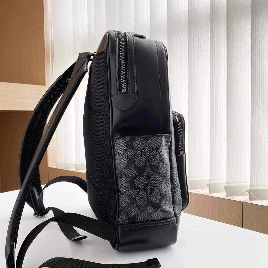 Coach Graham Backpack in Signature Canvas, Men's Fashion, Bags ...