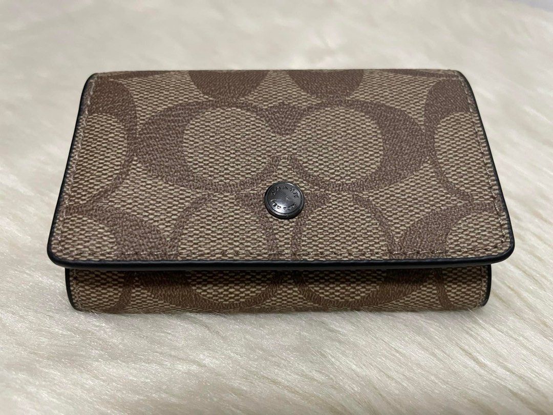 Coach Key holder, Women's Fashion, Bags & Wallets, Wallets & Card ...