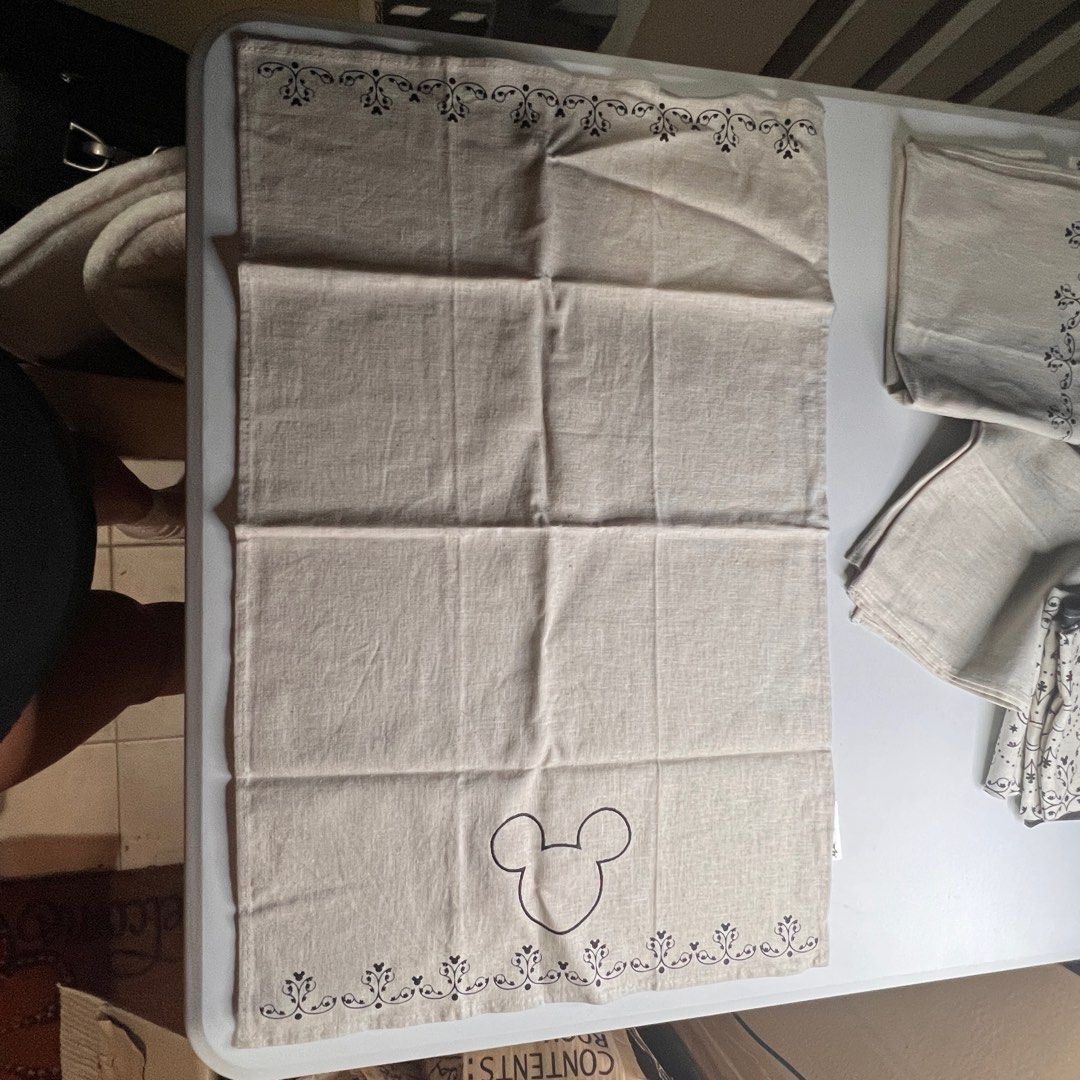 Disney Mickey Mouse Table Mats (6 pcs) and Table Napkins (6pcs) Set ...