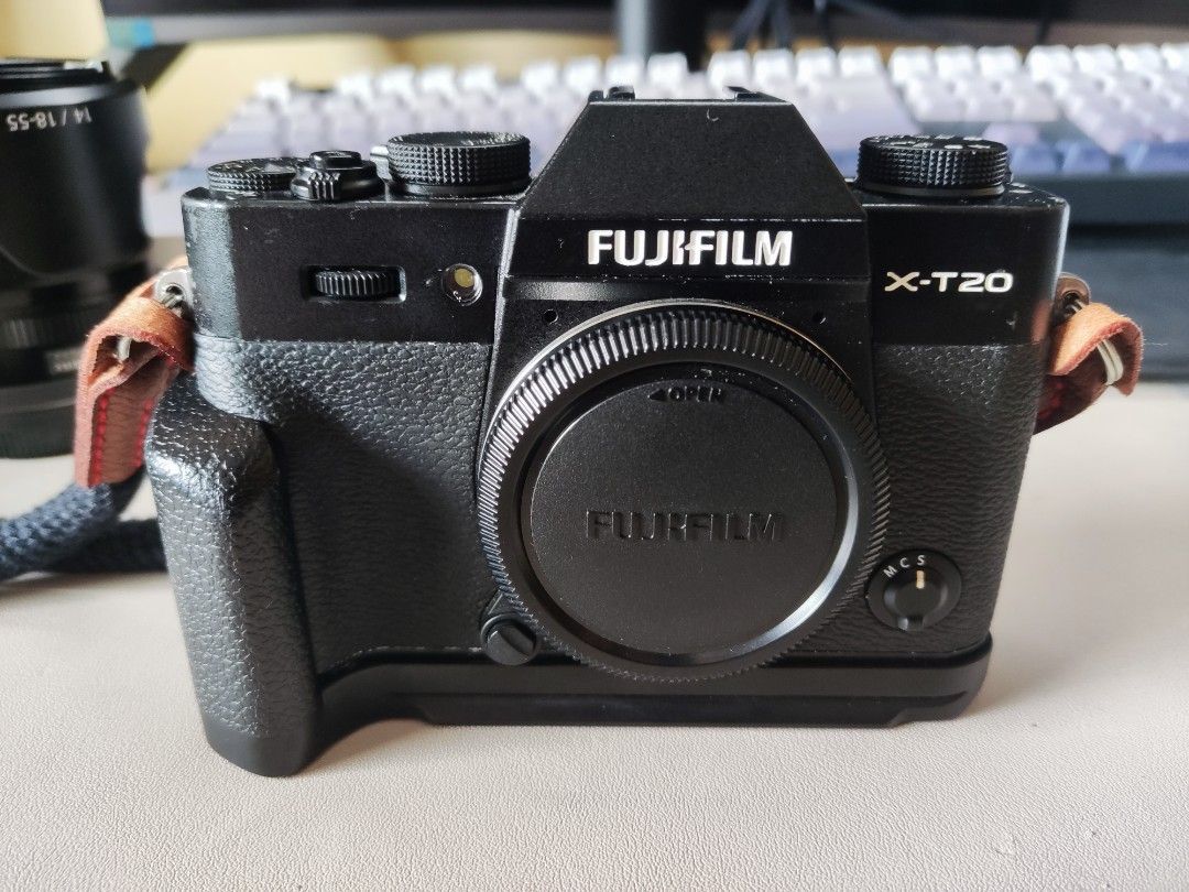 Fuji XT20 with 18-55mm lens, Photography, Cameras on Carousell