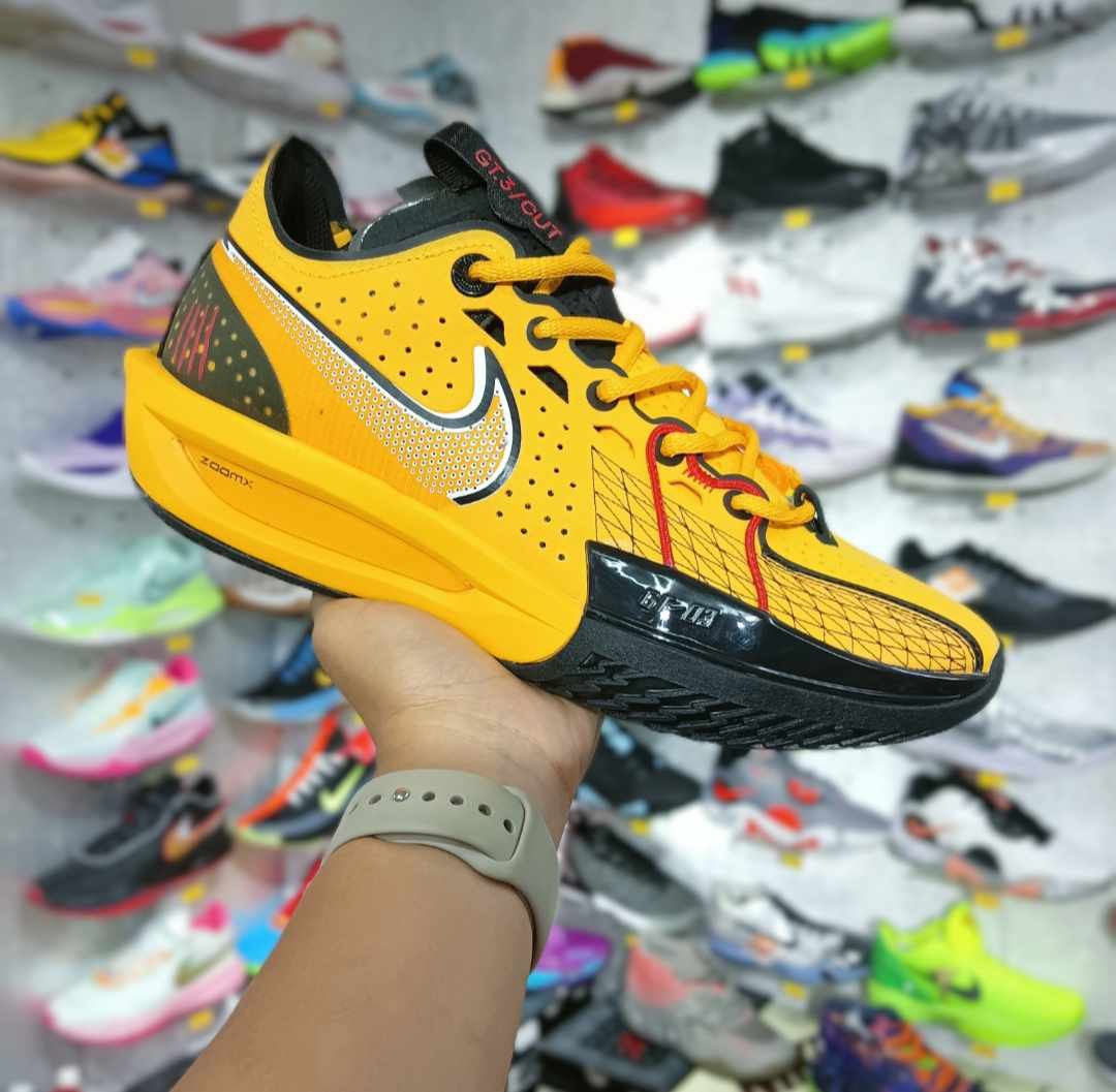GT Cut 3 Bruce Lee Spikey Basketball Shoes, Men's Fashion, Footwear ...