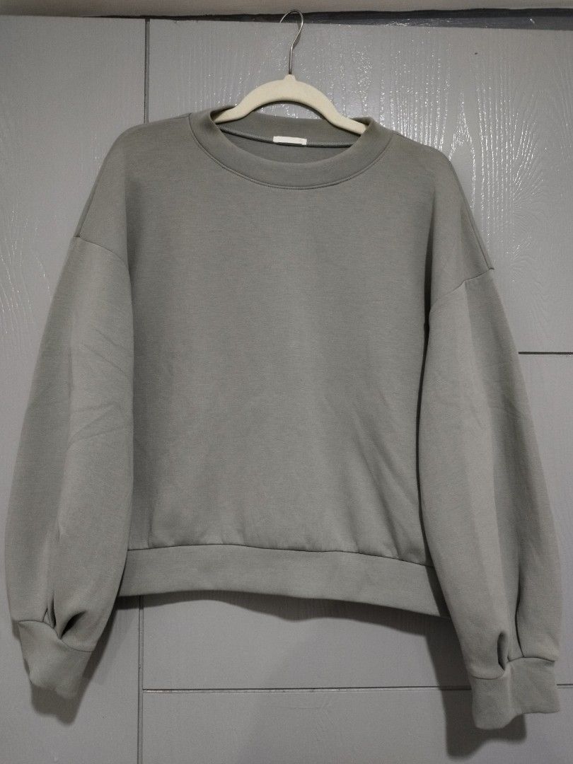 GU CROPPED SWEATER, Women's Fashion, Tops, Longsleeves on Carousell