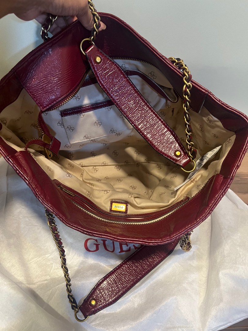 Guess shoulder bag, Women's Fashion, Bags & Wallets, Shoulder Bags on ...