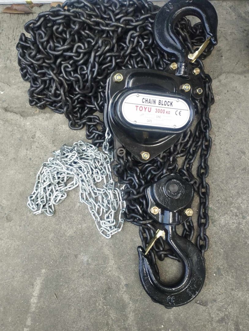 Heavy duty chain block, Commercial & Industrial, Construction Tools ...