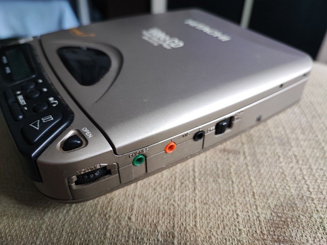 Hitachi Portable VCD player, TV & Home Appliances, TV & Entertainment ...