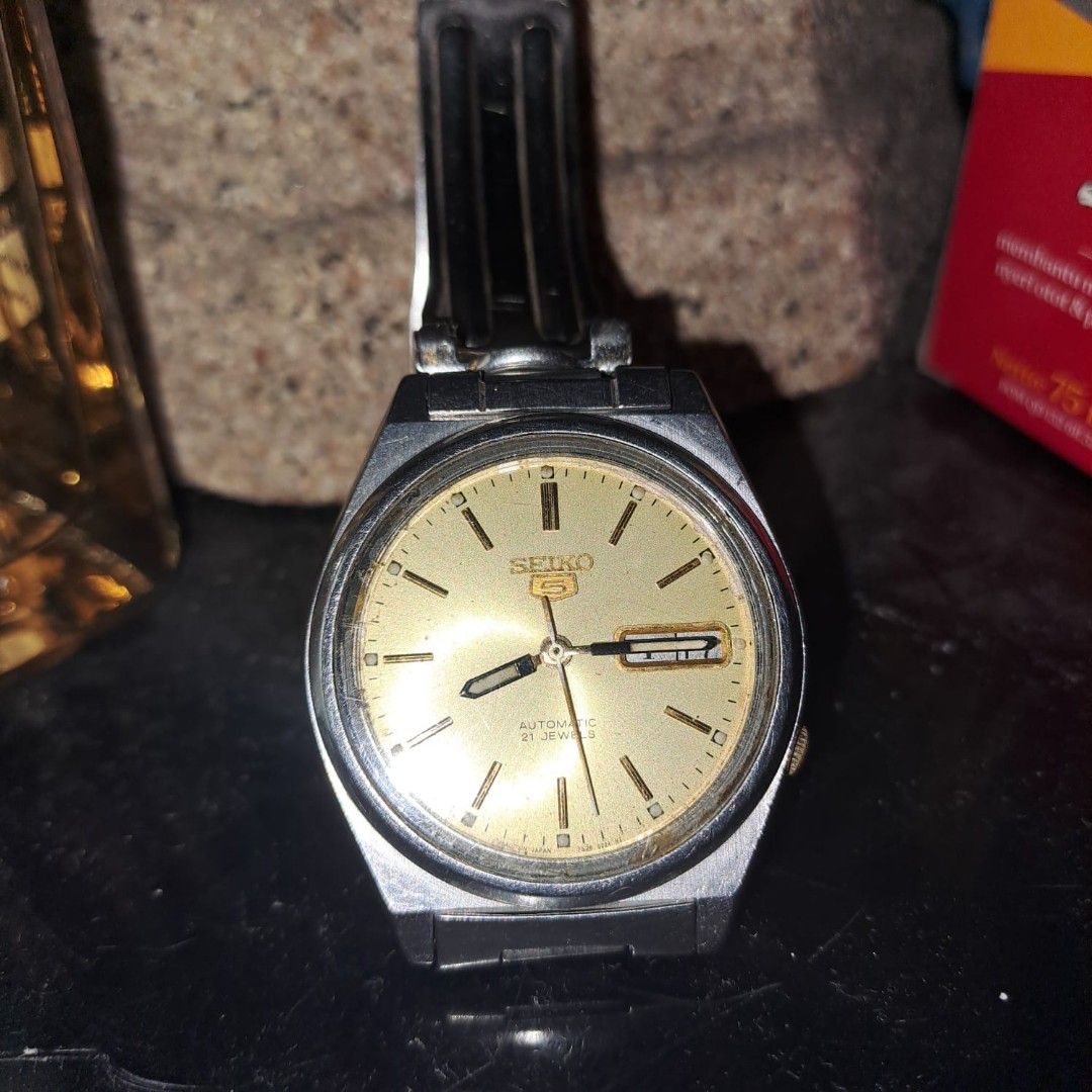 Jam Tangan Seiko 5 Automatic 7009-3040, Fesyen Pria, Jam Tangan di Carousell