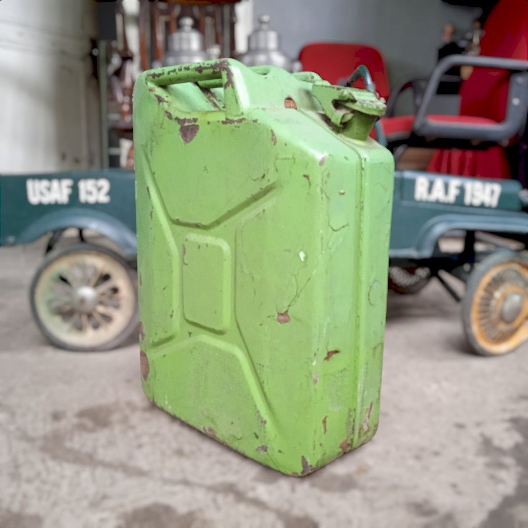 Jerigen Jeep Willys aksesoris jadul bengkel garasi custom, Antik ...