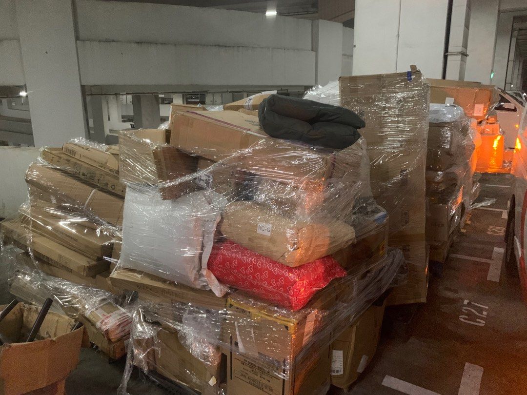 J&T return/unclaimed pallet, Announcements on Carousell