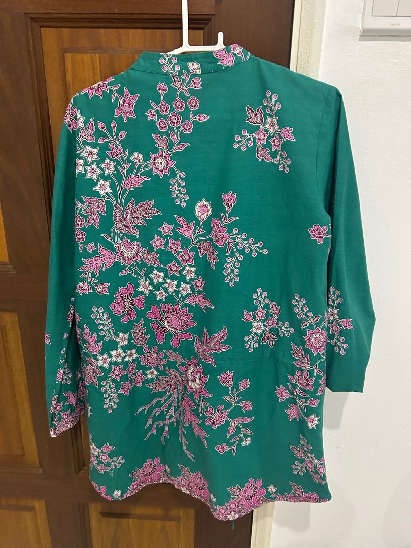 Made in Indonesia - Yogyakarta Jogja Batik Rumah Floral Blue Batik Top ...