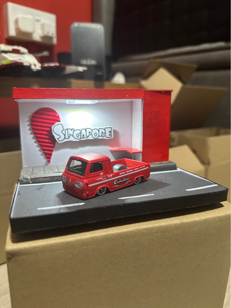Mini Diorama with functional light for diecast scale 1/64, Hobbies ...